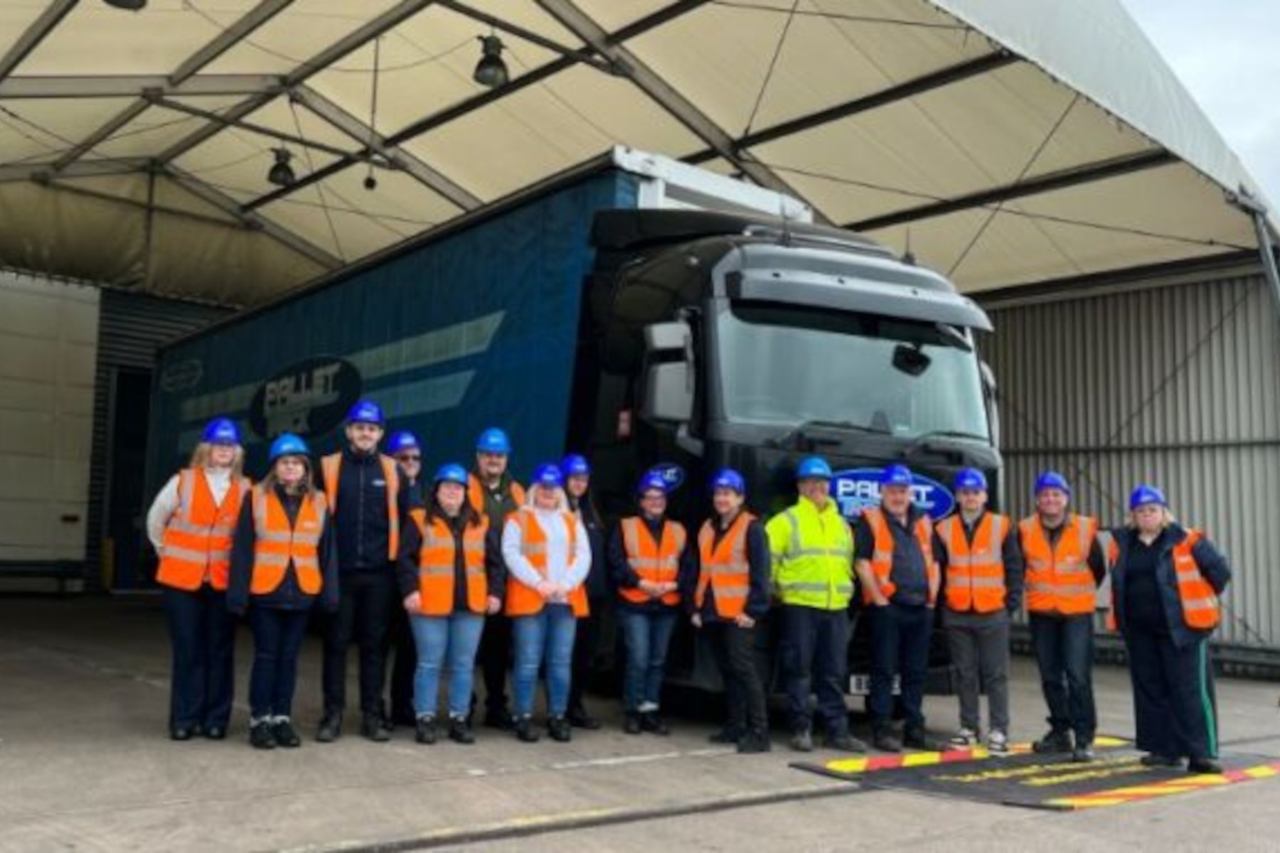 Pallet-Track delivers road safety training - Vigo News